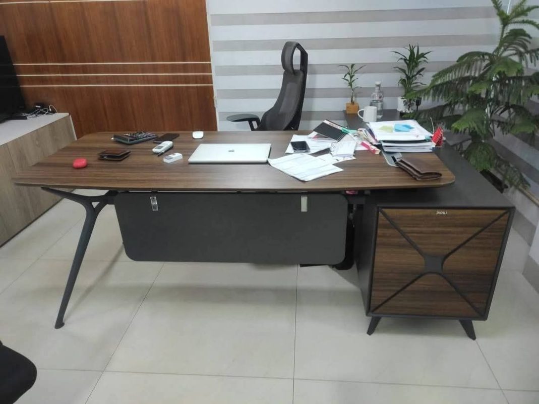 Executive Tables - Smart Furniture